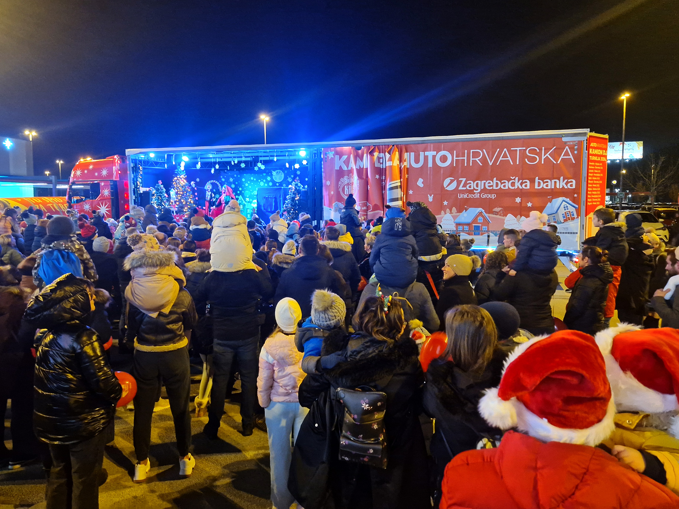 Kamion Djeda Mraza u nedjelju dolazi u Pazin - KAMPANJA